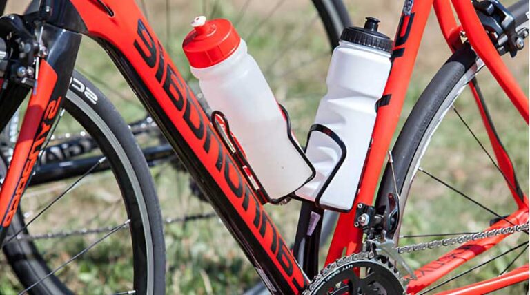 Best Mountain Bike Water Bottle Cages 2026 - Regular Biker