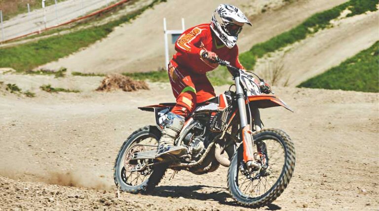 Best Dirt Bikes for Short Riders 2026 - Regular Biker