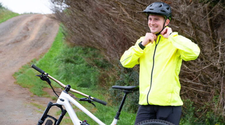 Best Budget Waterproof MTB Jackets of 2025 - Regular Biker